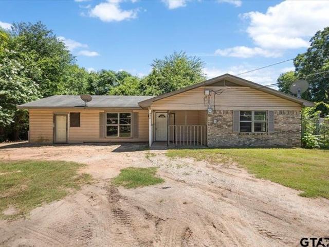 712 Half St, Lindale, TX 75771