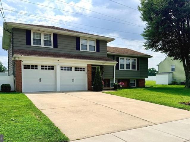712 Hilltop Rd, Cinnaminson, NJ 08077
