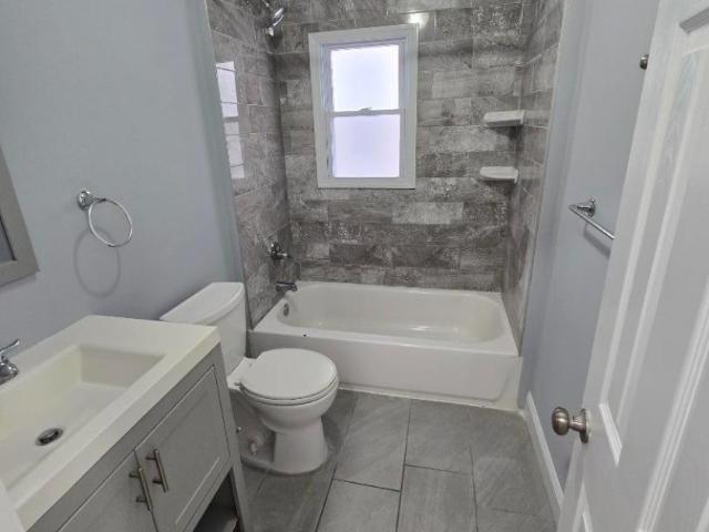 712 Jackson Ave 1 # 2