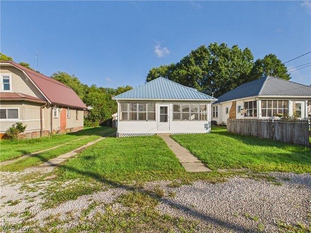 712 Olive St, Parkersburg, WV 26101