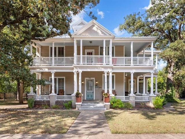 712 Lamar Ave, Crockett, TX 75835