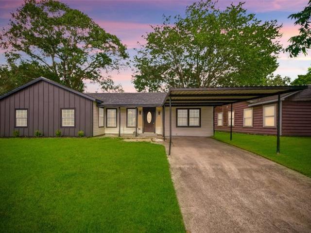 712 Mobile Dr, Pasadena, TX 77506