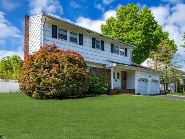 712 Moses Dr