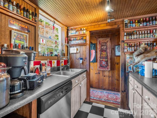 712 Main St, Black Mountain, NC 28711 | MLS #4332