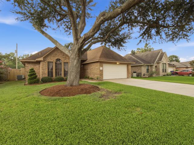 712 Manor Drive