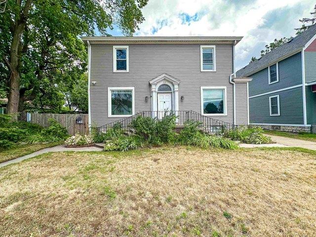 712 Marinette Ave, Marinette, WI 54143