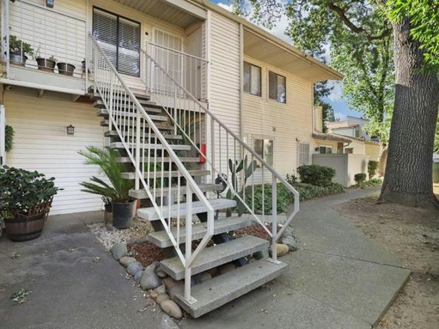 712 McCoy Ct Apt 64, Lodi, CA 95240