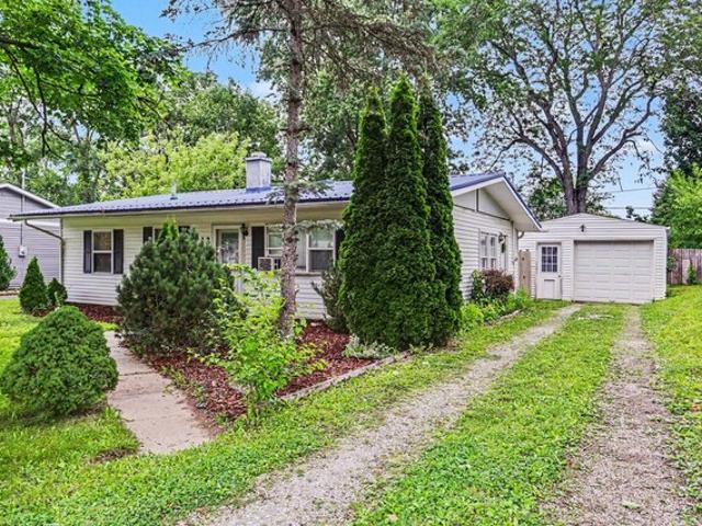 712 Meadow Dr, Newark, OH 43055