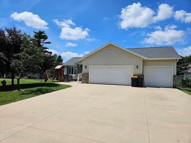 712 Mlinar Ave, Spring Valley, MN 55975
