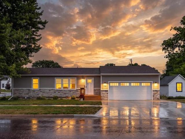 712 N Vermont Ave, Dell Rapids, SD 57022