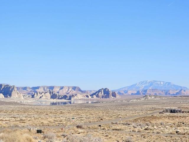 712 N Anasazi Dr, Page, AZ 86040
