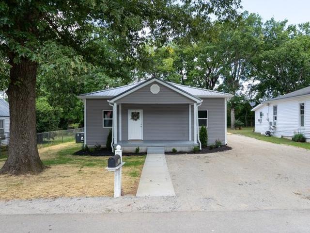712 N Greenwood Ext, Lebanon, TN 37087