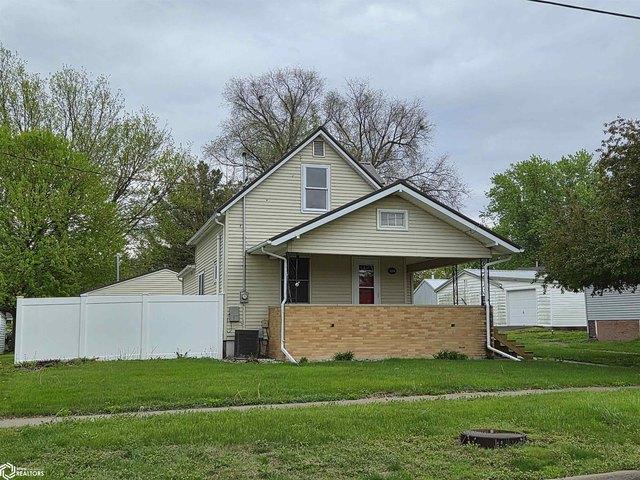 712 N H St, Oskaloosa, IA 52577