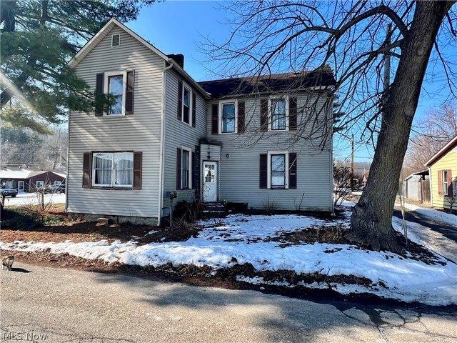 712 S 10th St, Cambridge, OH 43725
