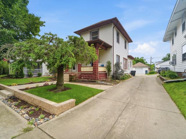 712 S 10th Street