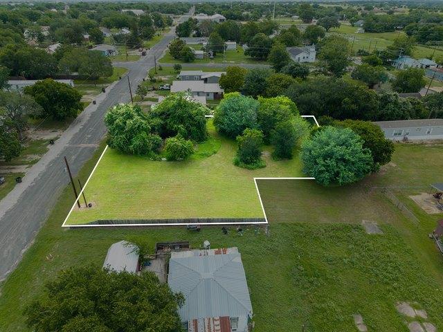 712 South St, Schulenburg, TX 78956