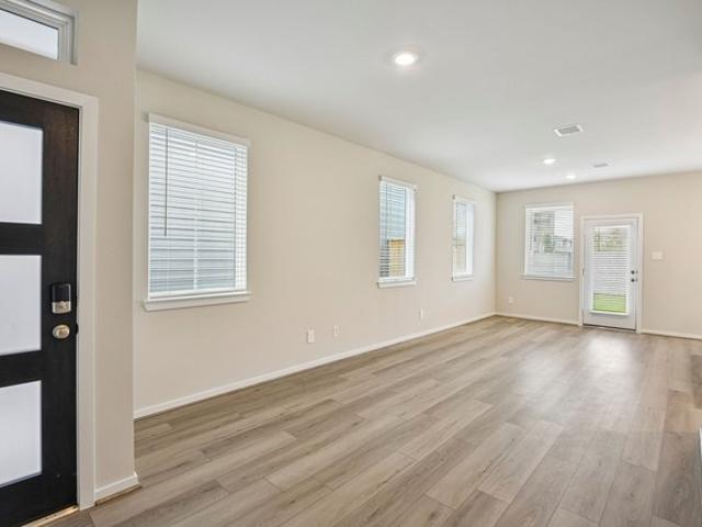 712 Sand Dollar Dr, Kemah, TX 77565