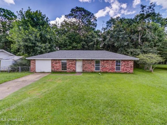712 Shirley Dr, Gulfport, MS 39503