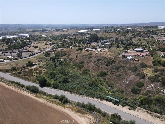 712 Sleeping Indian Rd, Oceanside, CA 92057 | MLS #SW26084