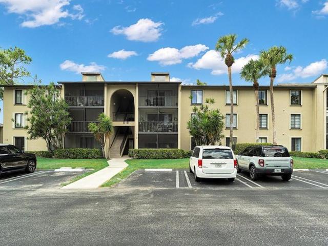 712 Sunny Pine Way Apt D1, Greenacres, FL 33415