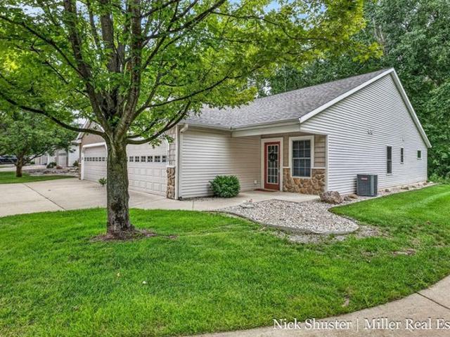 712 River Walk St Unit 11, Hastings, MI 49058