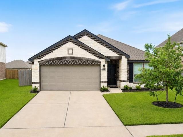 712 Rim Water Dr, Alvin, TX 77511