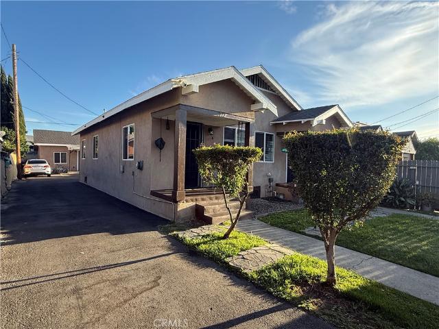 712 W 54th