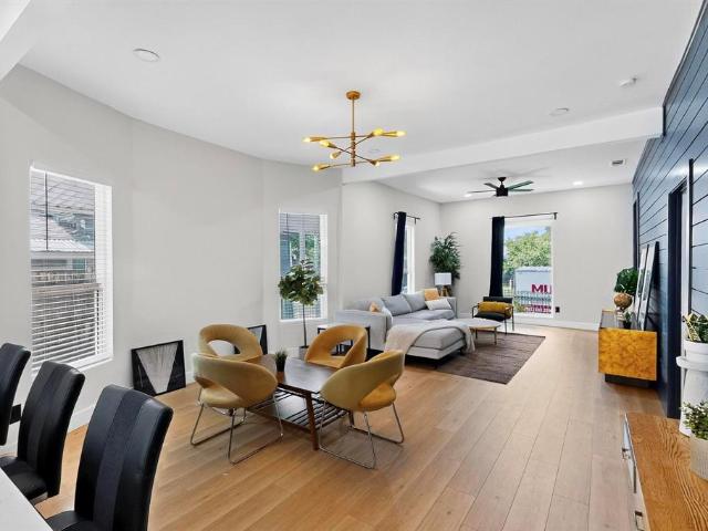 712 W 8th Street