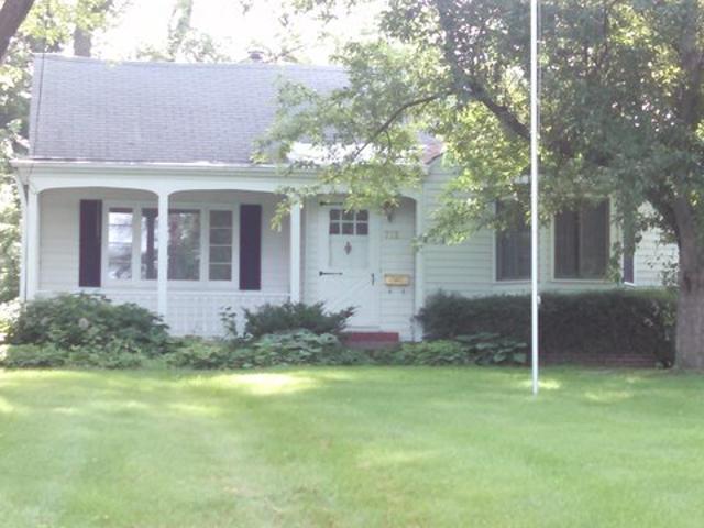 712 W 12th St S, Newton, IA 50208
