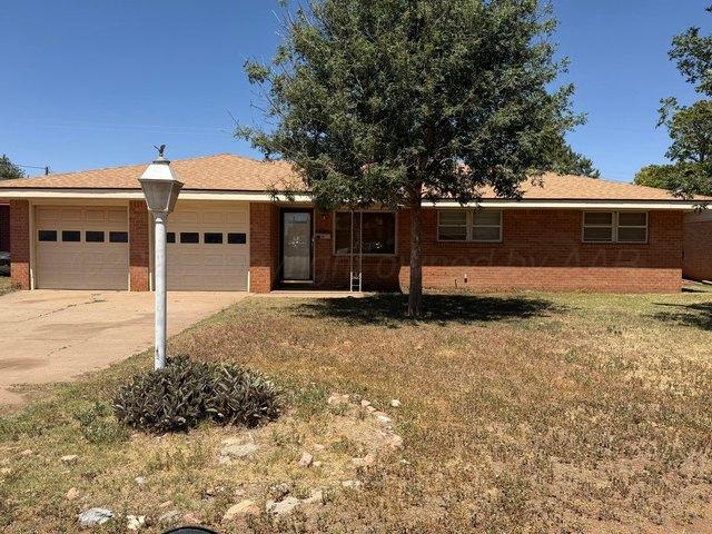 712 W Oak St, Dimmitt, TX 79027