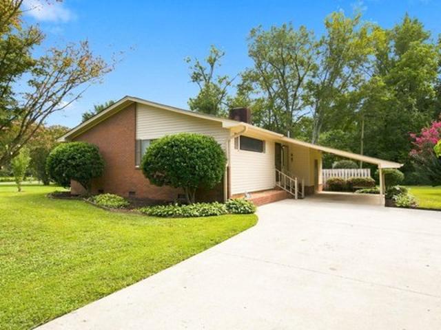 712 Washington Cir, Scottsboro, AL 35768