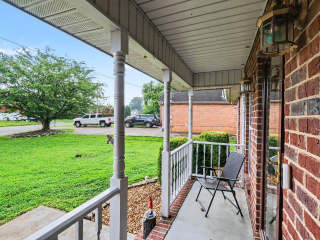 712 Williamsburg Dr