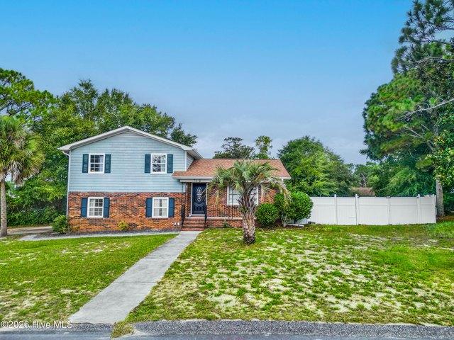 712 Yulan Dr, Wilmington, NC 28412
