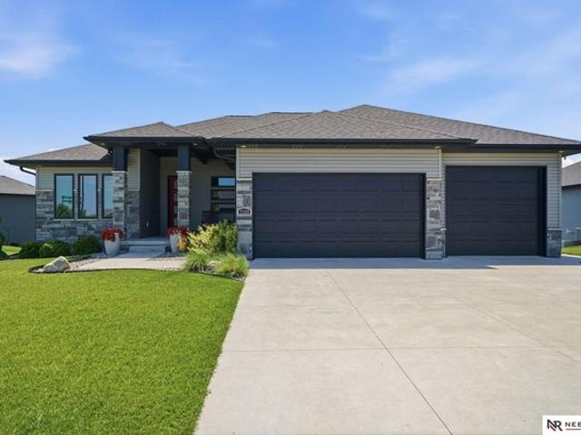 7135 Swiss Alps Ct, Lincoln, NE 68516
