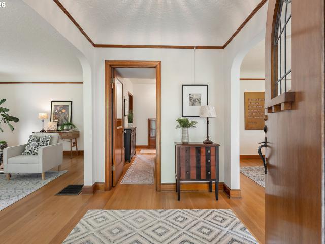 7135 se reed college pl