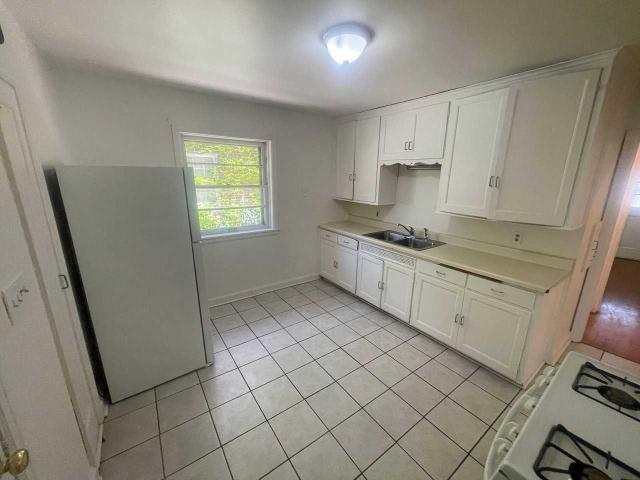 7135 7137 W Bluemound Rd. Duplex 2 Bedroom Apartment for Rent at 7135 W Bluemound Rd, Milwaukee, WI 53213 Bluemound Heights