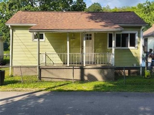 71365 Center St, Saint Clairsville, OH 43950