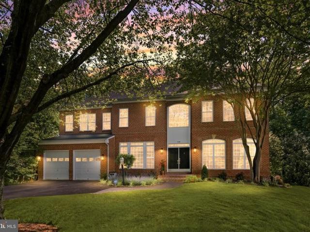 7136 Ayers Meadow Ln, Springfield, VA 22150