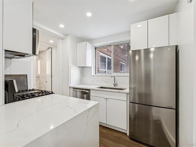 7136 th Street 2F