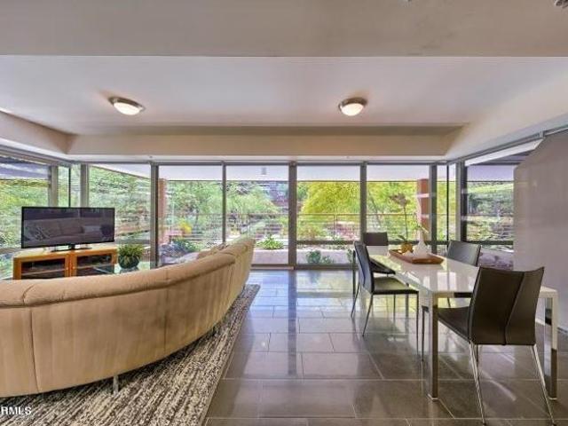 7137 E Rancho Vista Dr #2012 Scottsdale, AZ 85251