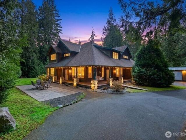 7139 NE Dolphin Dr, Bainbridge Island, WA 98110