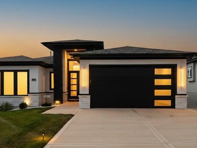 7130 Westgate St, Shawnee, KS 66216