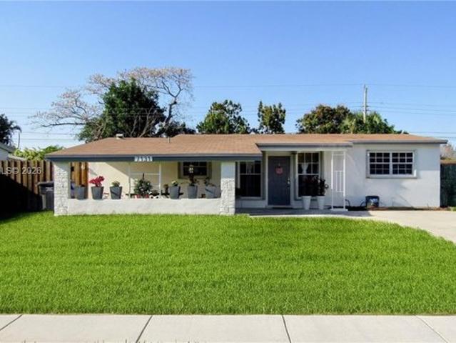 7131 Park St, Hollywood, FL 33024