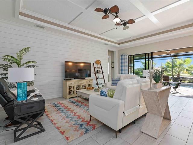 7131 Whittlebury Trl, Bradenton, FL 34202 | MLS #A4669 | Compass