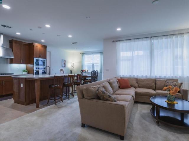 7132 Calistoga Ln