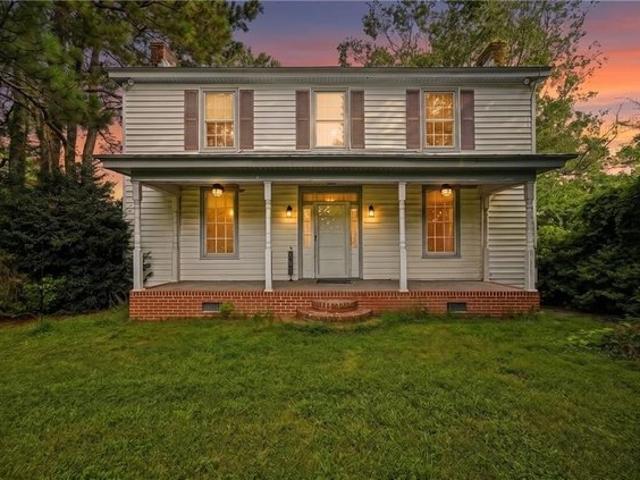 7132 S Quay Rd, Suffolk, VA 23437