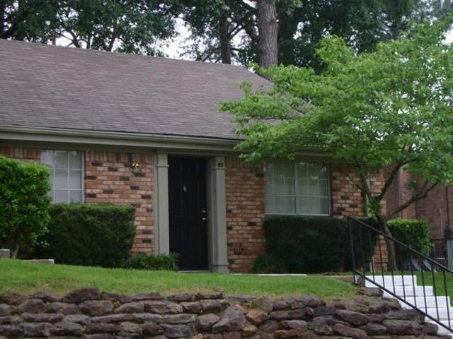 $713 / 2br 1046ft² Pet Friendly!
