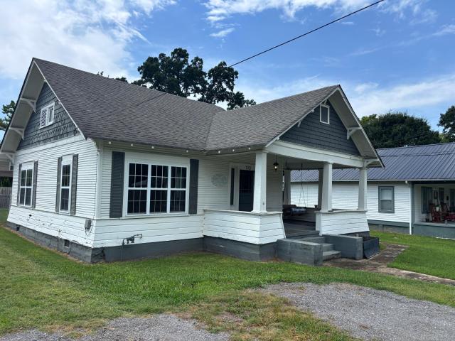 713 Cove Road
