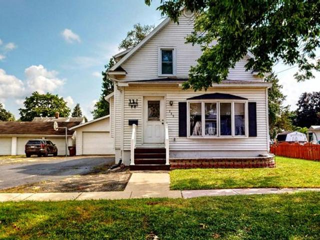 713 Charles St, Fort Atkinson, WI 53538