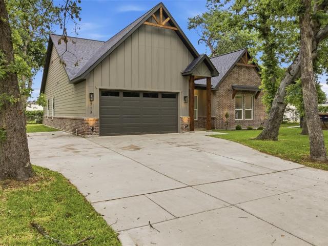 713 Club Oak Drive